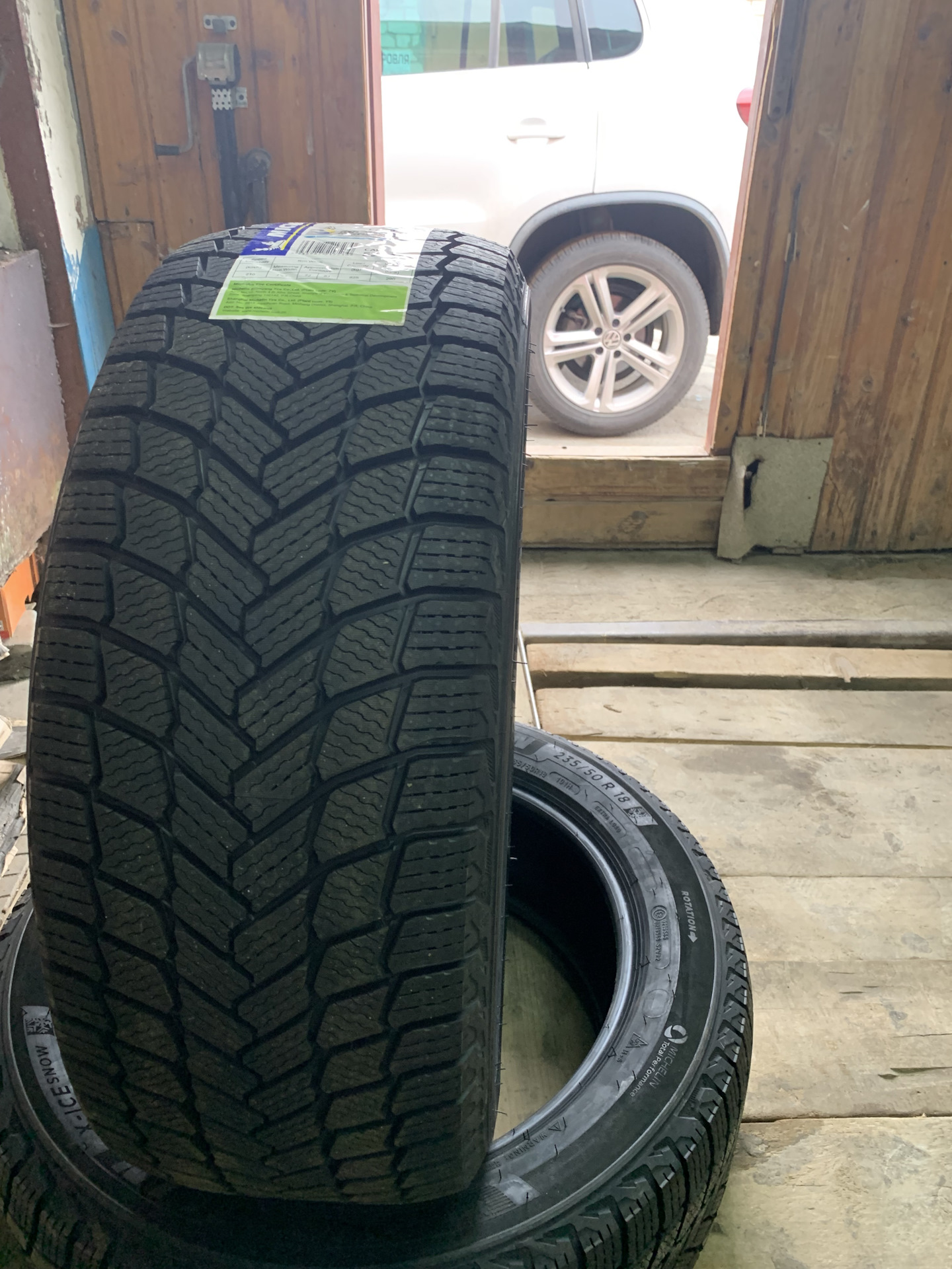 Зима близко Michelin X-ice Snow 235 50 R18 — Volkswagen Tiguan (1G), 2 л, 2015 года | шины | DRIVE2
