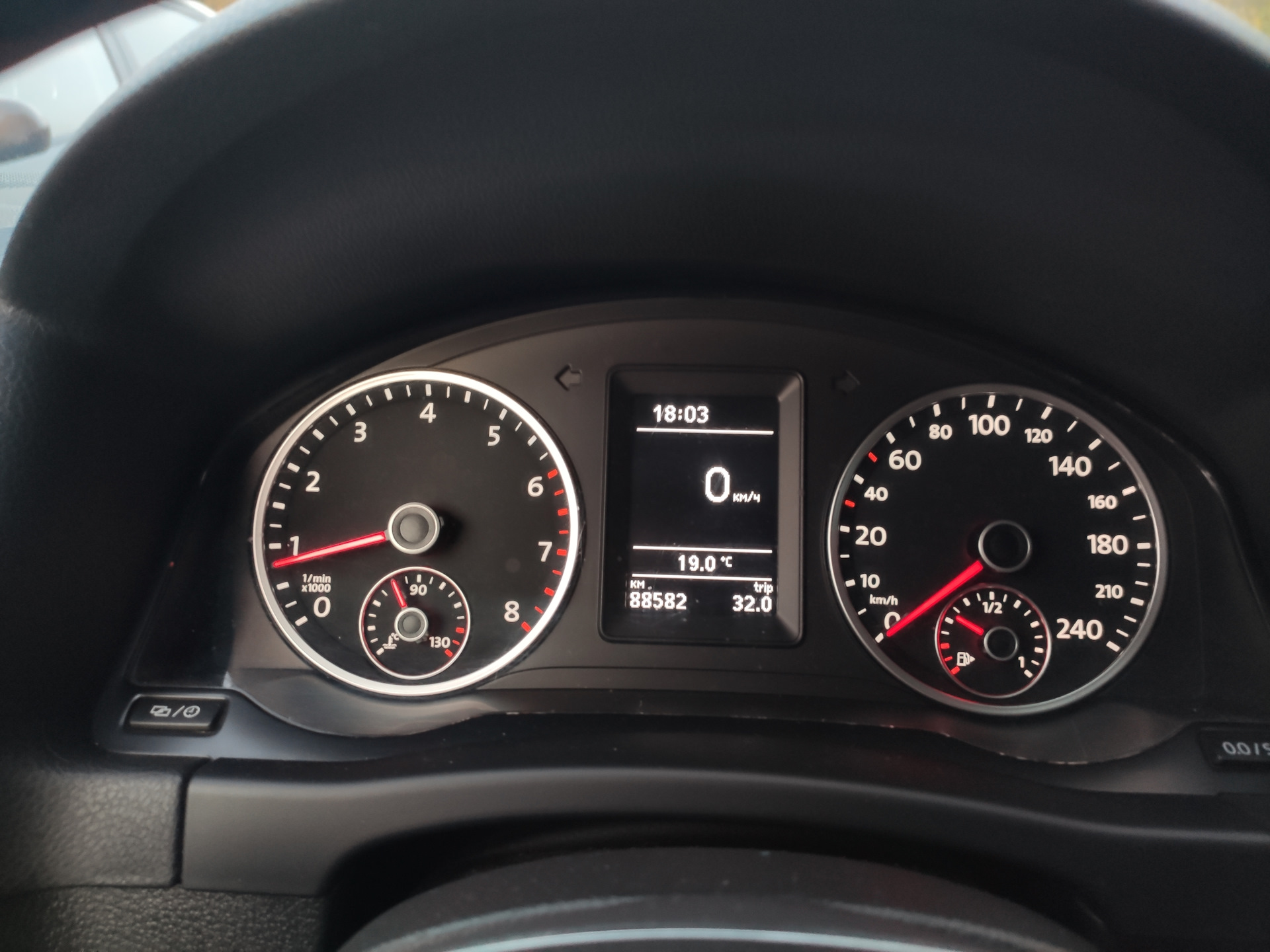 Замена обводного ролика. — Volkswagen Tiguan (1G), 1,4 л, 2013 года ...