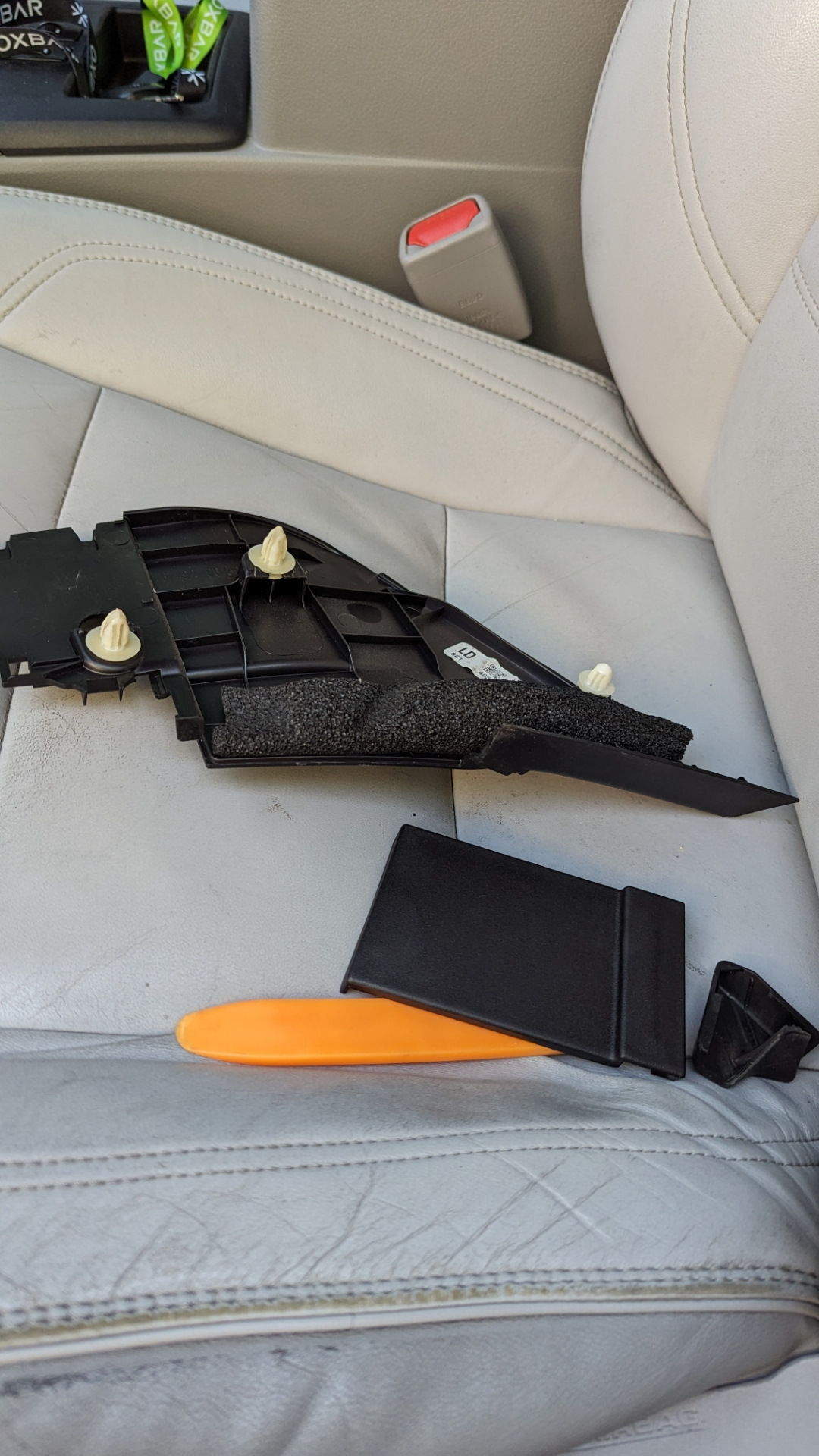 Замена верхнего молдинга двери — Toyota Camry (XV50), 2,5 л, 2016 года ...