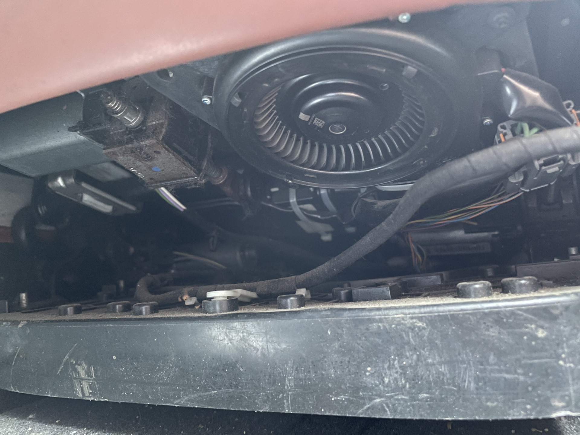 Замена фильтра сидений — Jaguar XF (1G), 4,2 л, 2008 года | своими ...