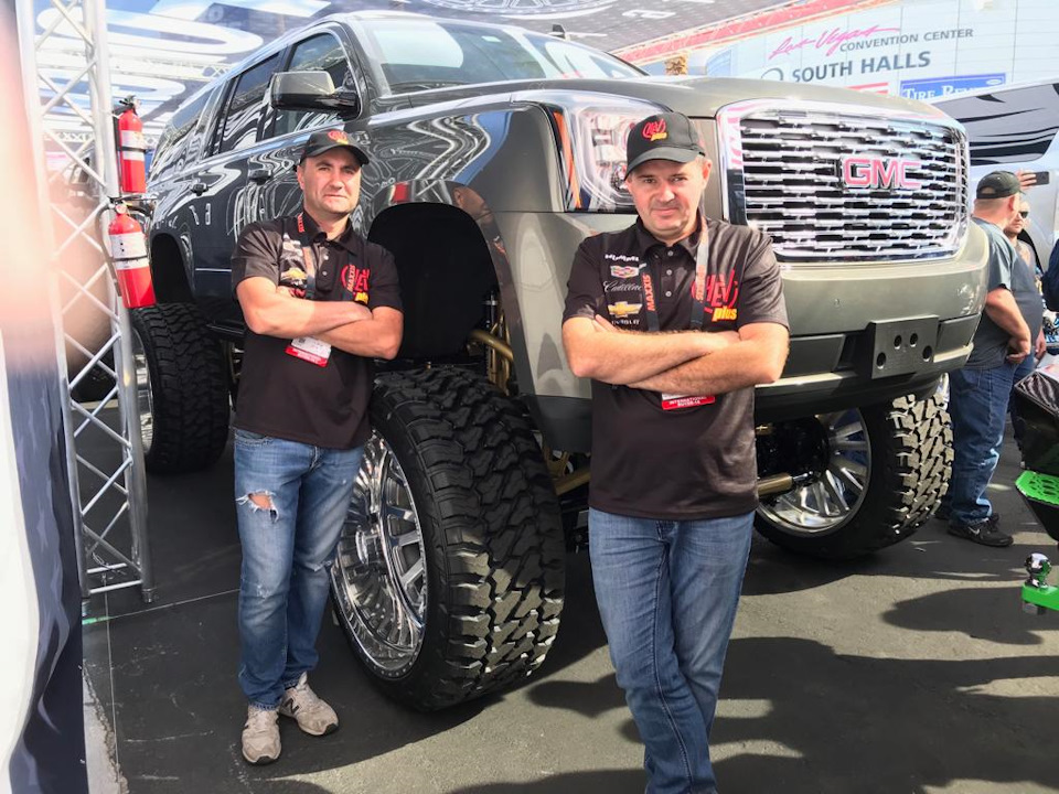 Cadillac Escalade и GMC Yukon на Sema Show! Корпорация монстров ...