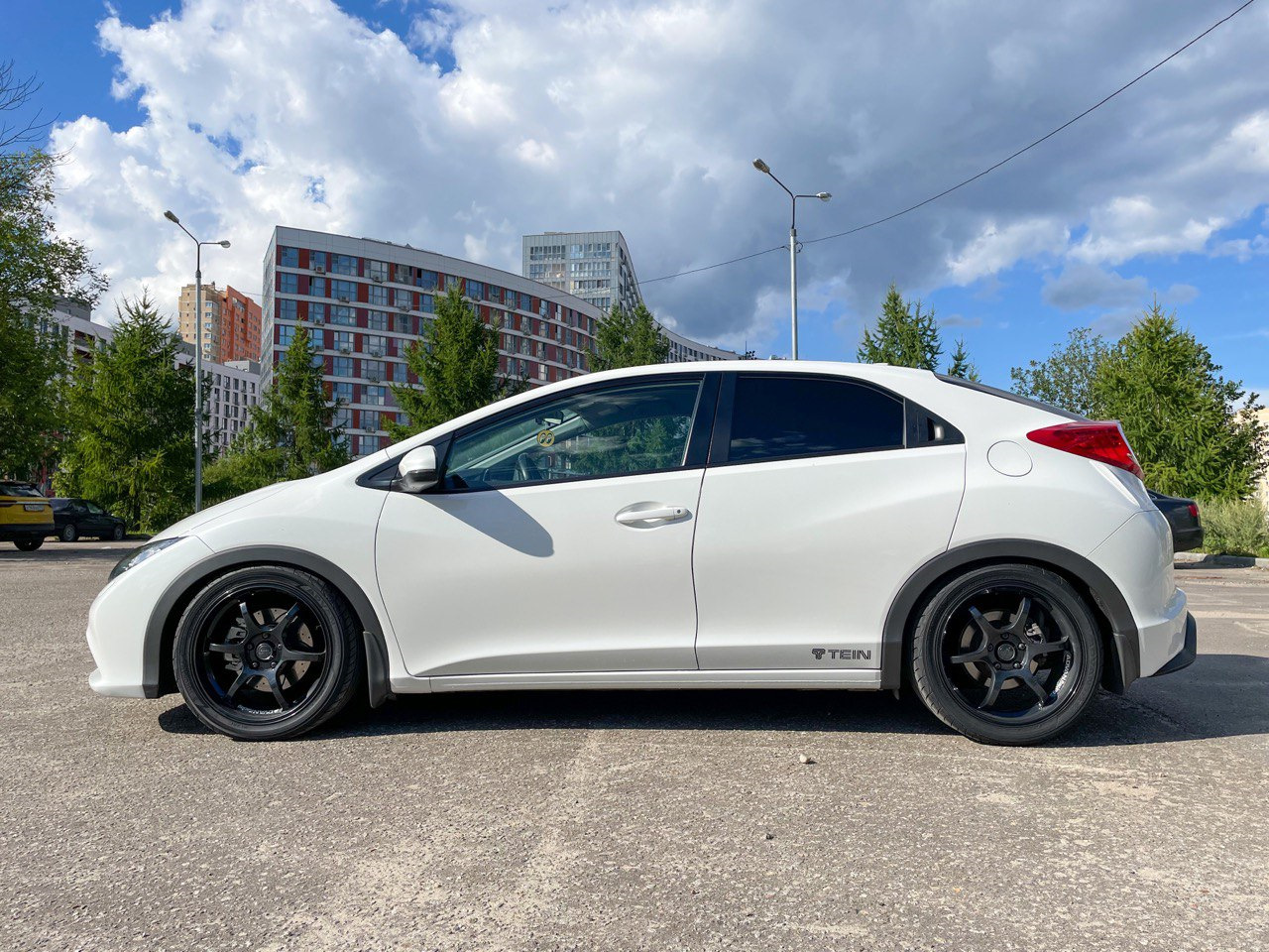 5zigen pro racer GN+ R18 7.5J ET48 & Nokian Tyres Hakkapeliitta R3 235/ ...