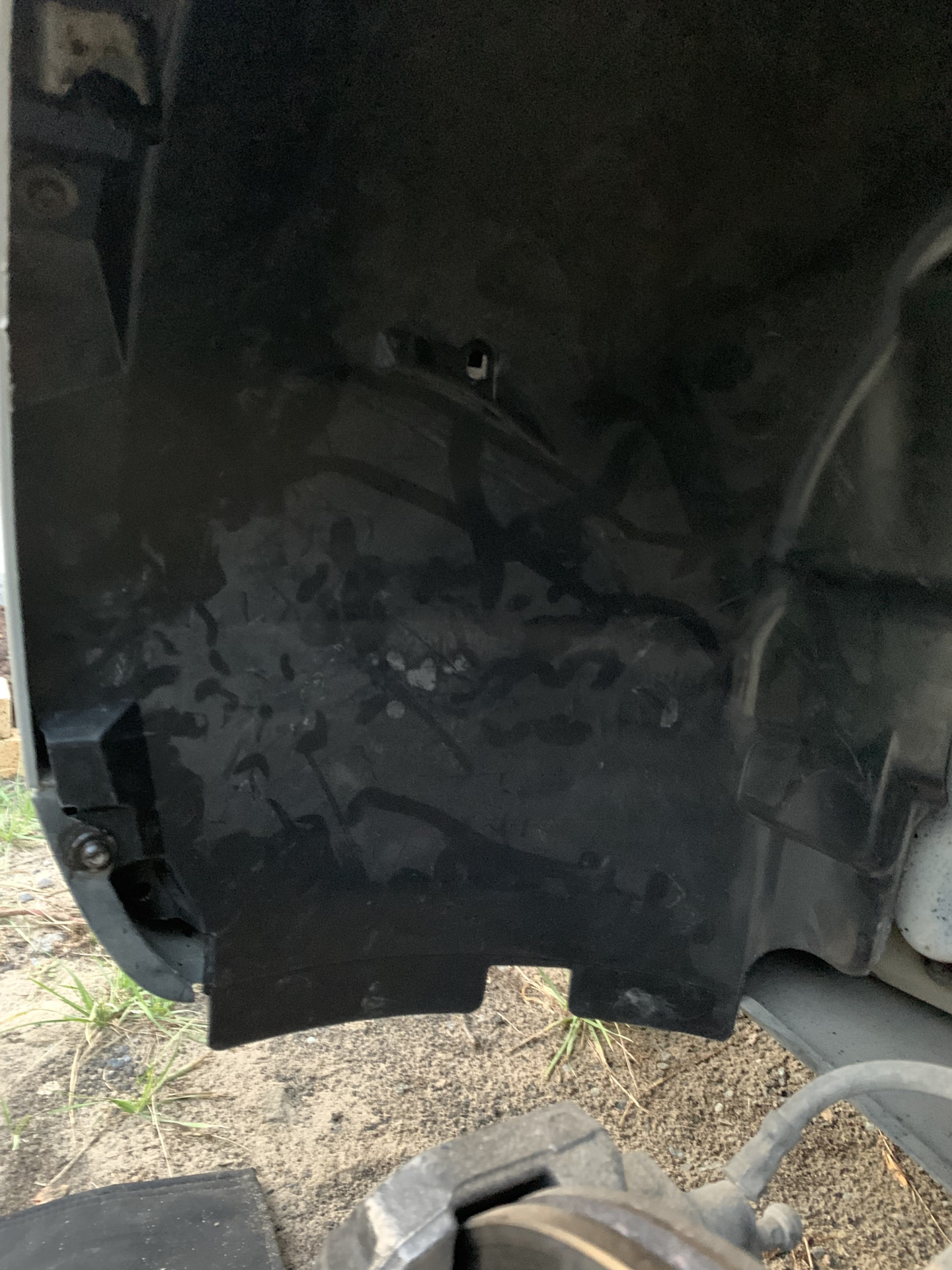 Замена подкрылка. — Ford Focus Sedan II, 1,8 л, 2007 года | своими ...