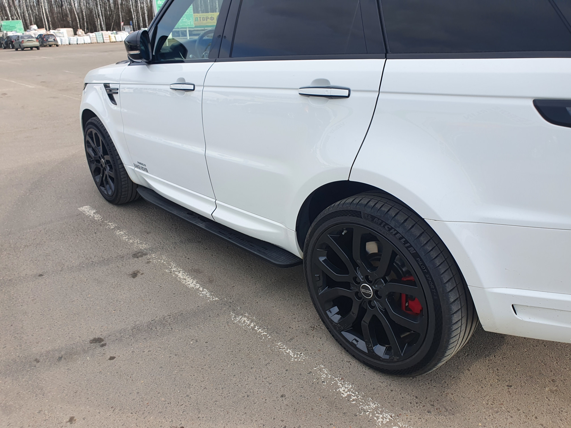 Установка штатных оригинальных порогов — Land Rover Range Rover Sport ...