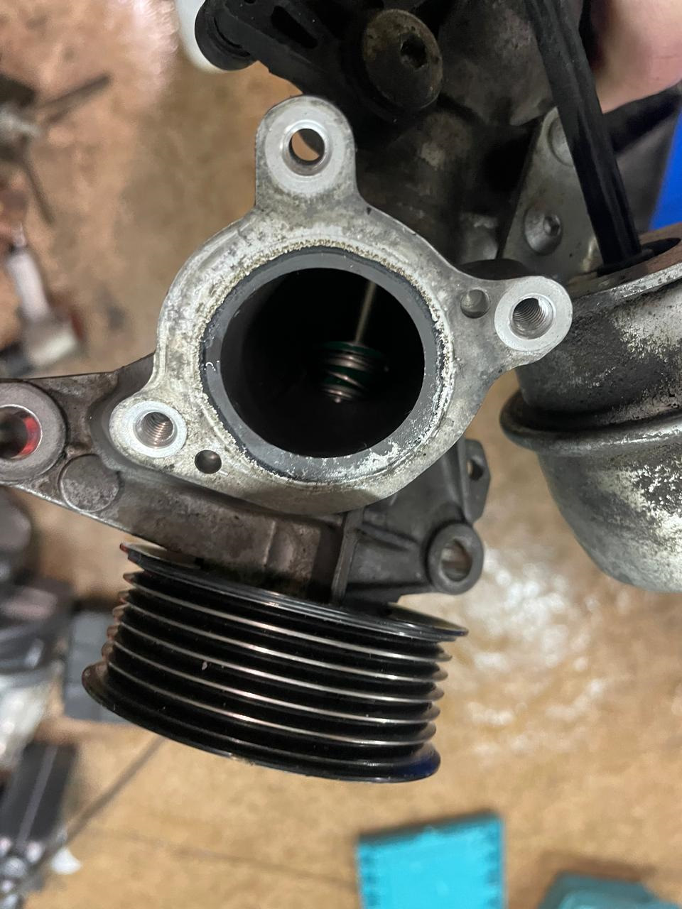 Замена навесного и всего… — Mercedes-Benz C-Class (W204), 1,6 л, 2013 ...