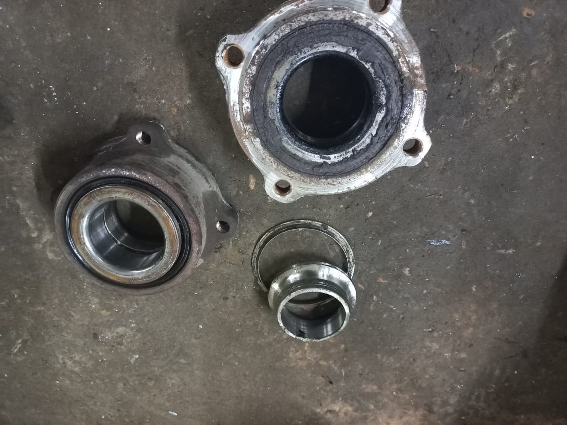 Замена задних ступичных подшипников — BMW X5 (E70), 3 л, 2011 года ...