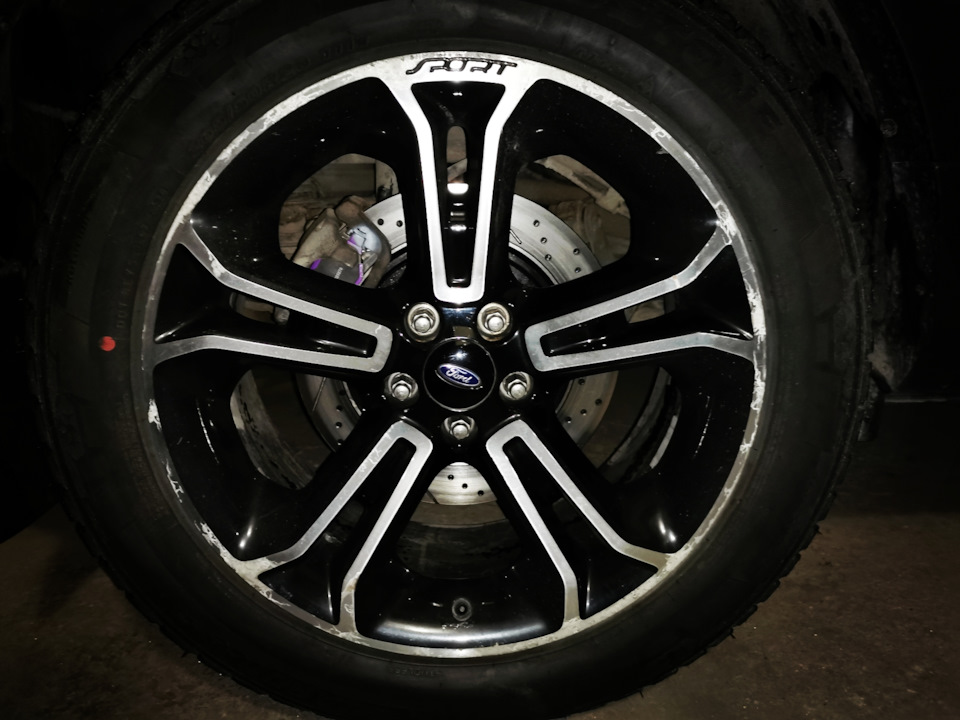 Задние тормозные диски/колодки — Ford Explorer (5G), 3,5 л, 2013 года ...