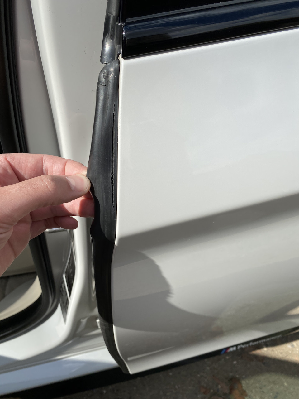#26 Замена уплотнителей дверей — BMW X5 (F15), 3 л, 2014 года | своими ...
