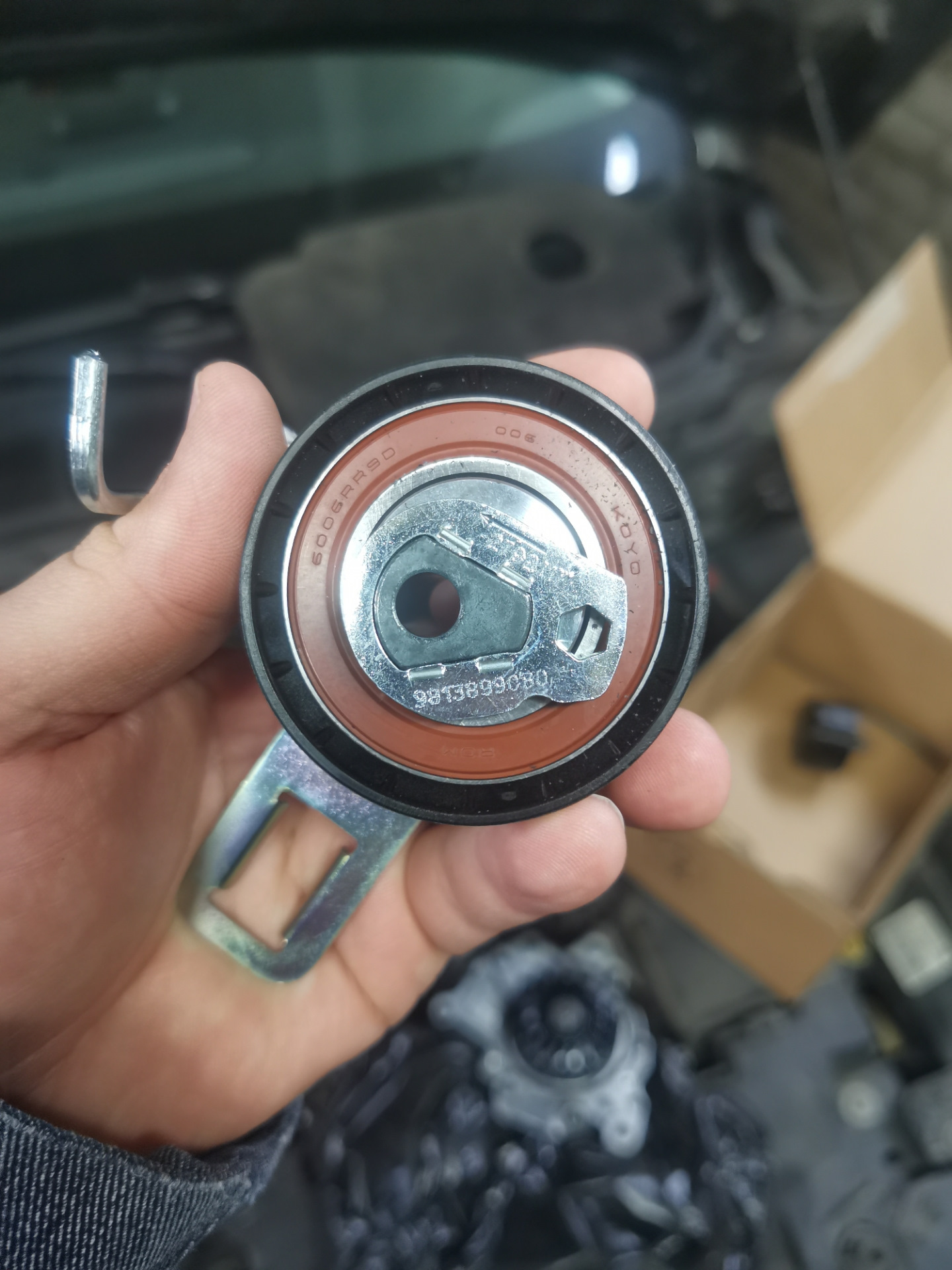 #6.(часть 1) замена ГРМ (+помпа, антифриз) — Peugeot 308 SW (2G), 1,5 л ...