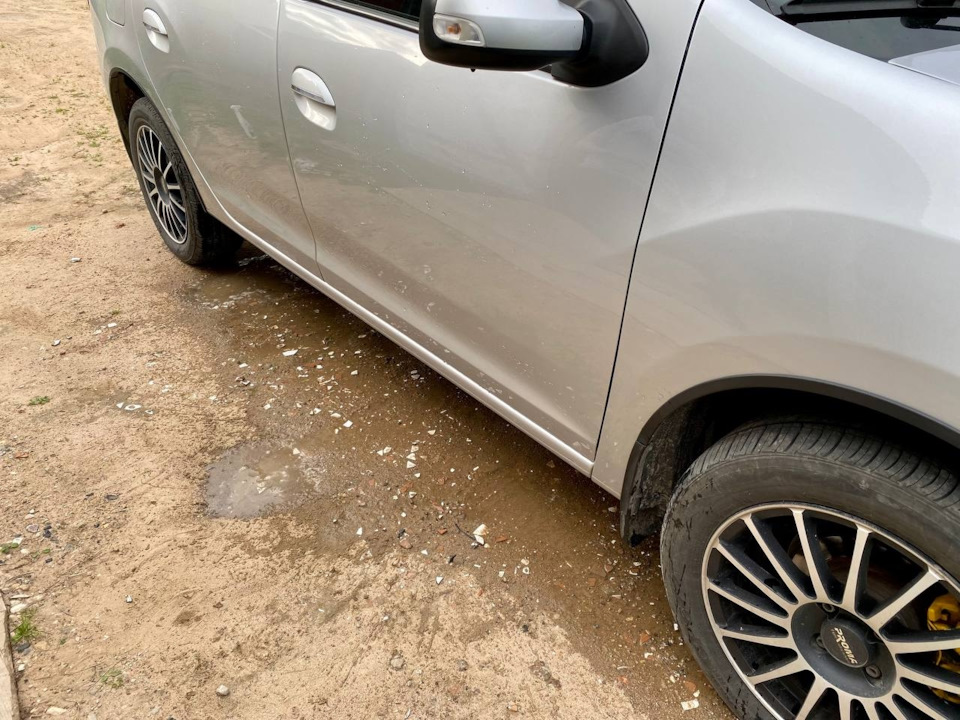 Молдинги дверей-ЗЛО? — Renault Logan (2G), 1,6 л, 2015 года ...