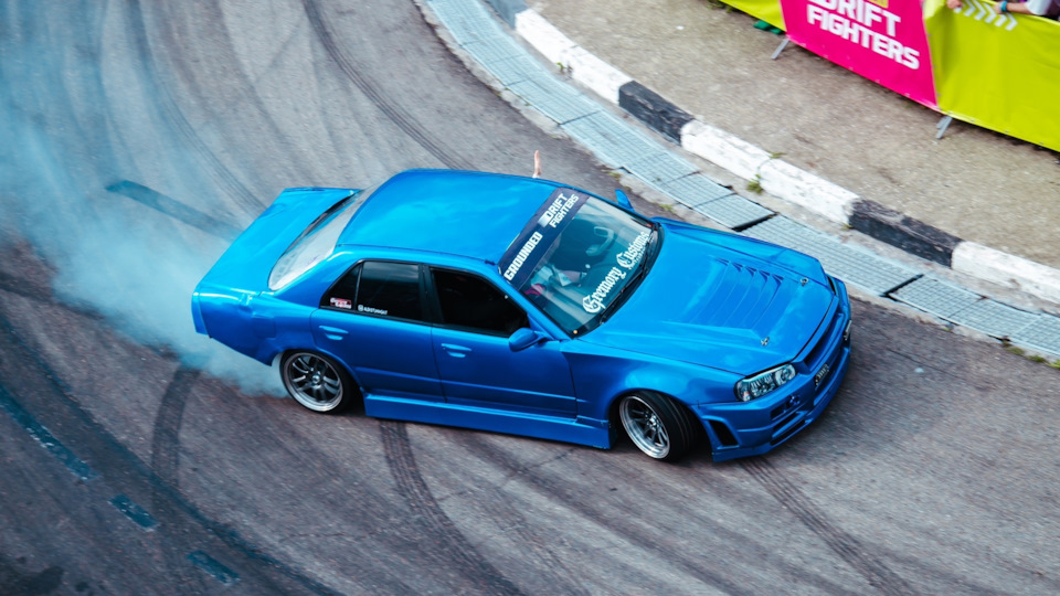 ОБЛЕГЧАЕМ КУЗОВ I ВЫРЕЗАЮ РЖАВЧИНУ И ШПАКЛЮ — Nissan Skyline (R34), 2,5 л, 1998 года | видео ...