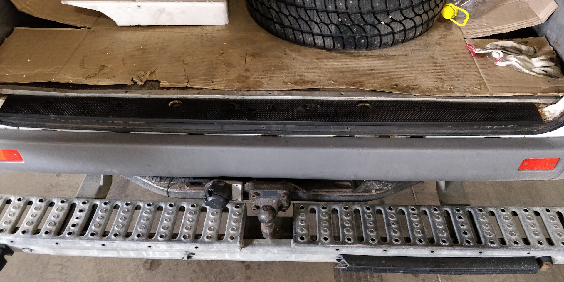 Установка пластика в кузов — Mercedes-Benz Sprinter (1G), 2,1 л, 2004 ...