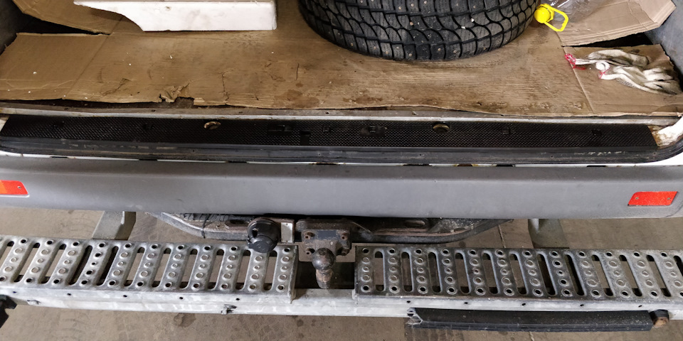 Установка пластика в кузов — Mercedes-Benz Sprinter (1G), 2,1 л, 2004 ...