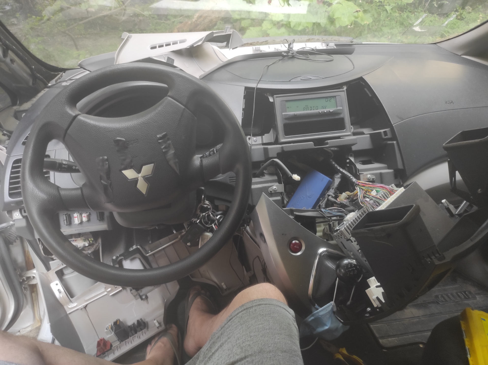 Оказалось Parrot Blue Box… — Mitsubishi Grandis, 2,4 л, 2008 года ...