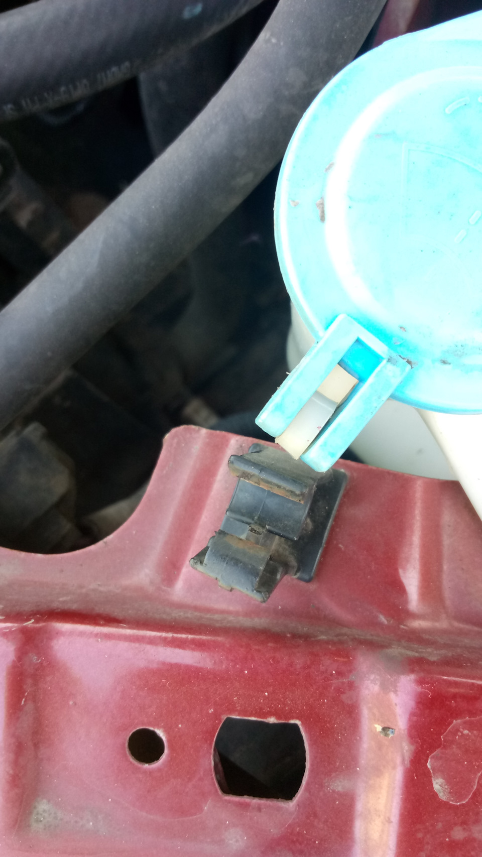 Замена кронштейнов упора капота! — Chevrolet Lacetti 5D, 1,4 л, 2008 ...