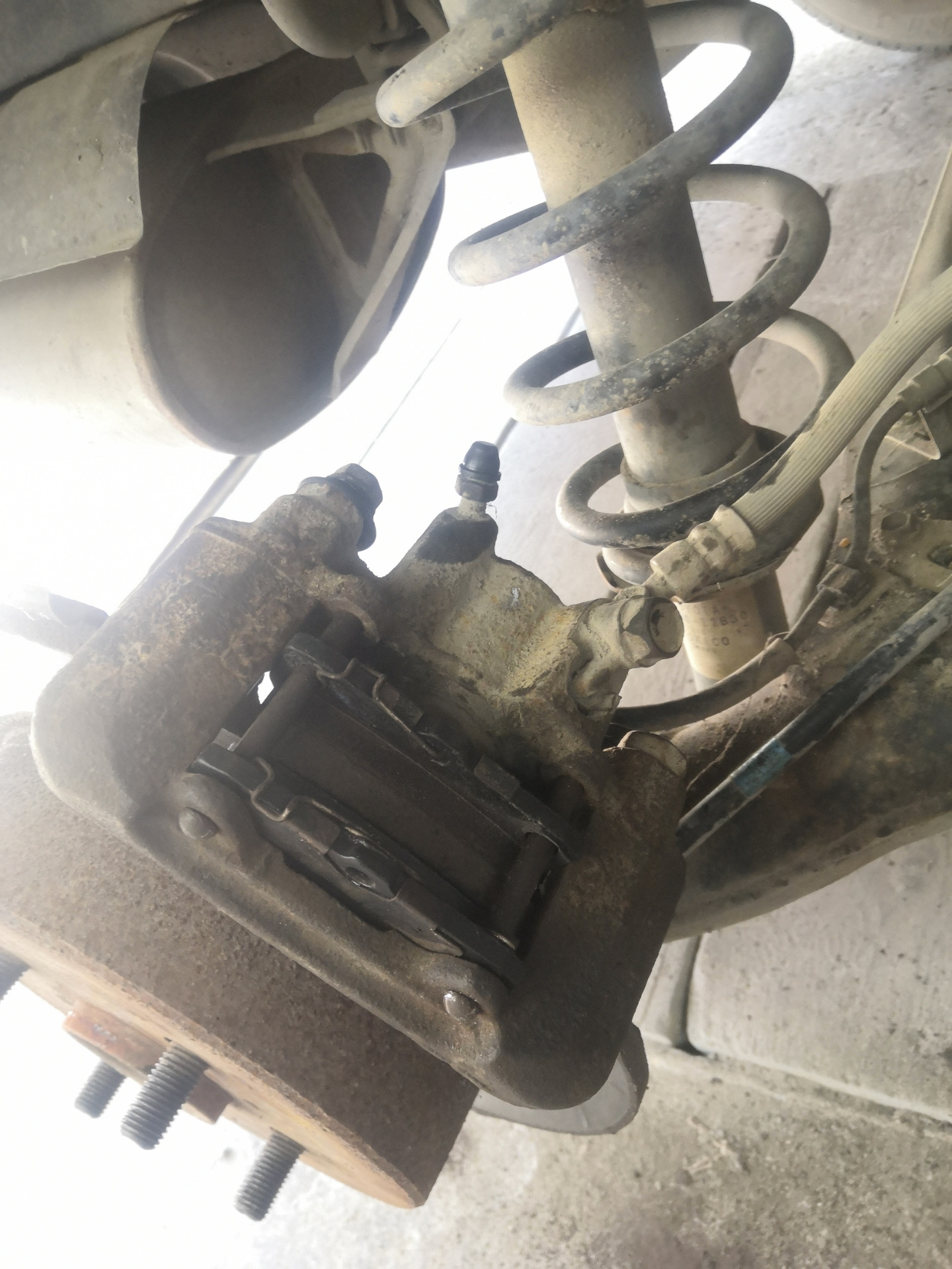 Замена колодок в круг и опять смена масла)) — Toyota Corolla (120), 1,5 ...