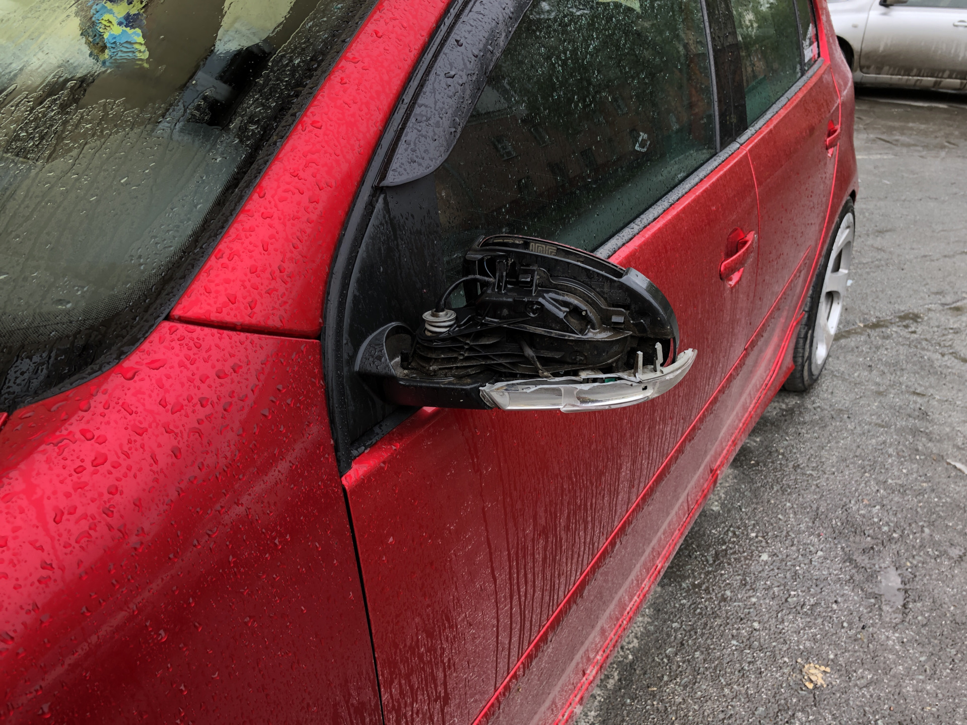 Зеркало — Volkswagen Golf GTI Mk5, 2 л, 2006 года | ДТП | DRIVE2