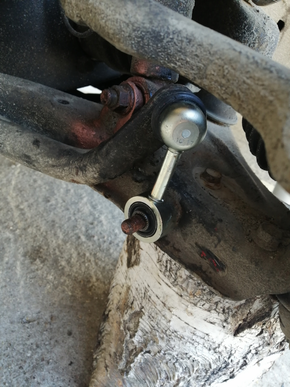 Замена стоек переднего стабилизатора — Mitsubishi Pajero Sport (3G), 2 ...