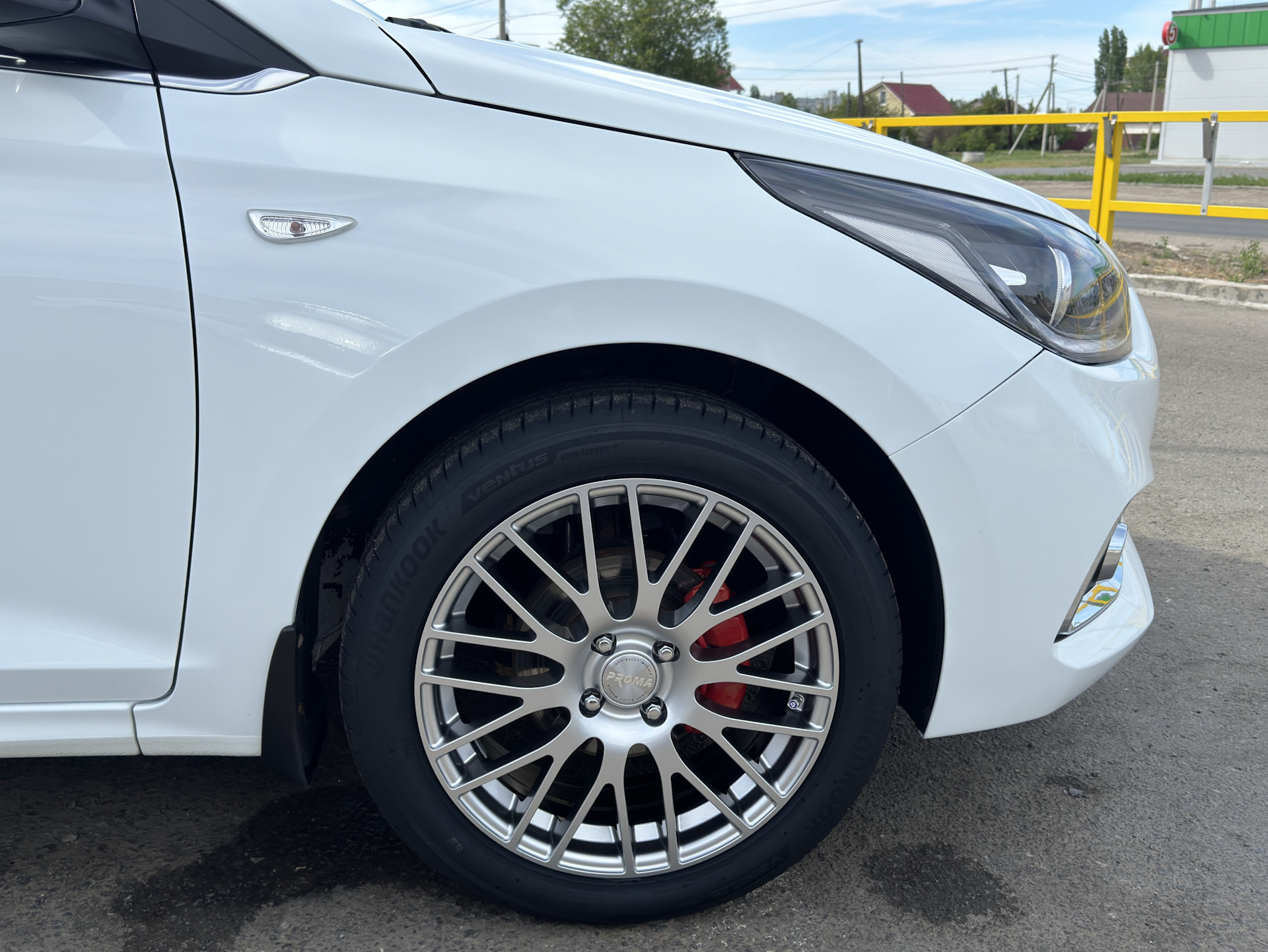 Диски + шины) — Hyundai Solaris (2G), 1,6 л, 2019 года | тюнинг | DRIVE2