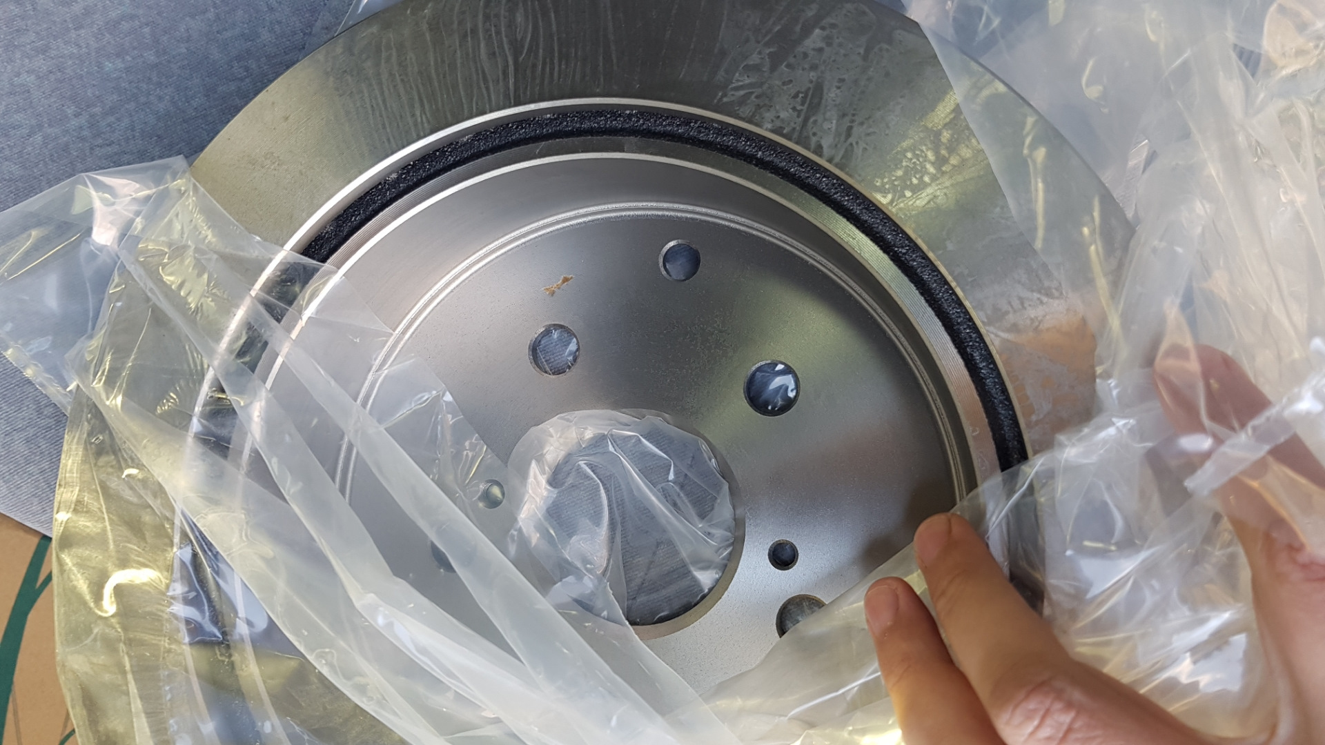 Задние тормозные диски — Toyota Estima Lucida, 2,2 л, 1997 года | запчасти | DRIVE2