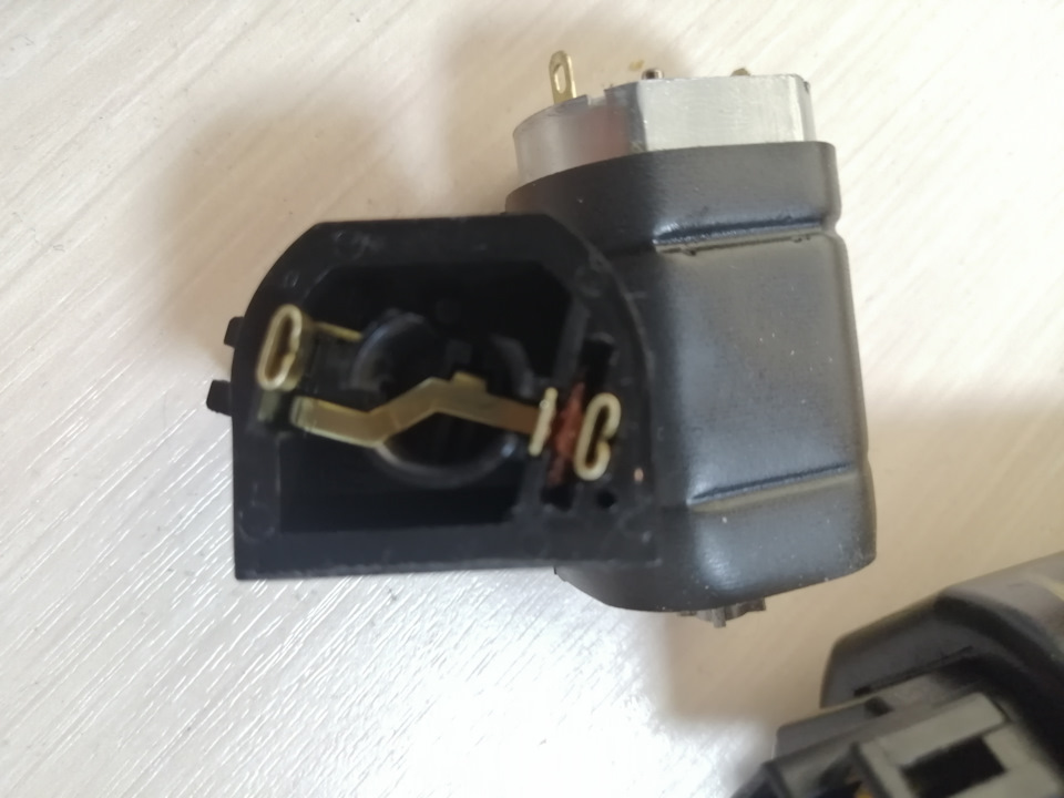 Моторчики задних форточек. — Nissan Elgrand (E51), 2,5 л, 2006 года | своими руками | DRIVE2