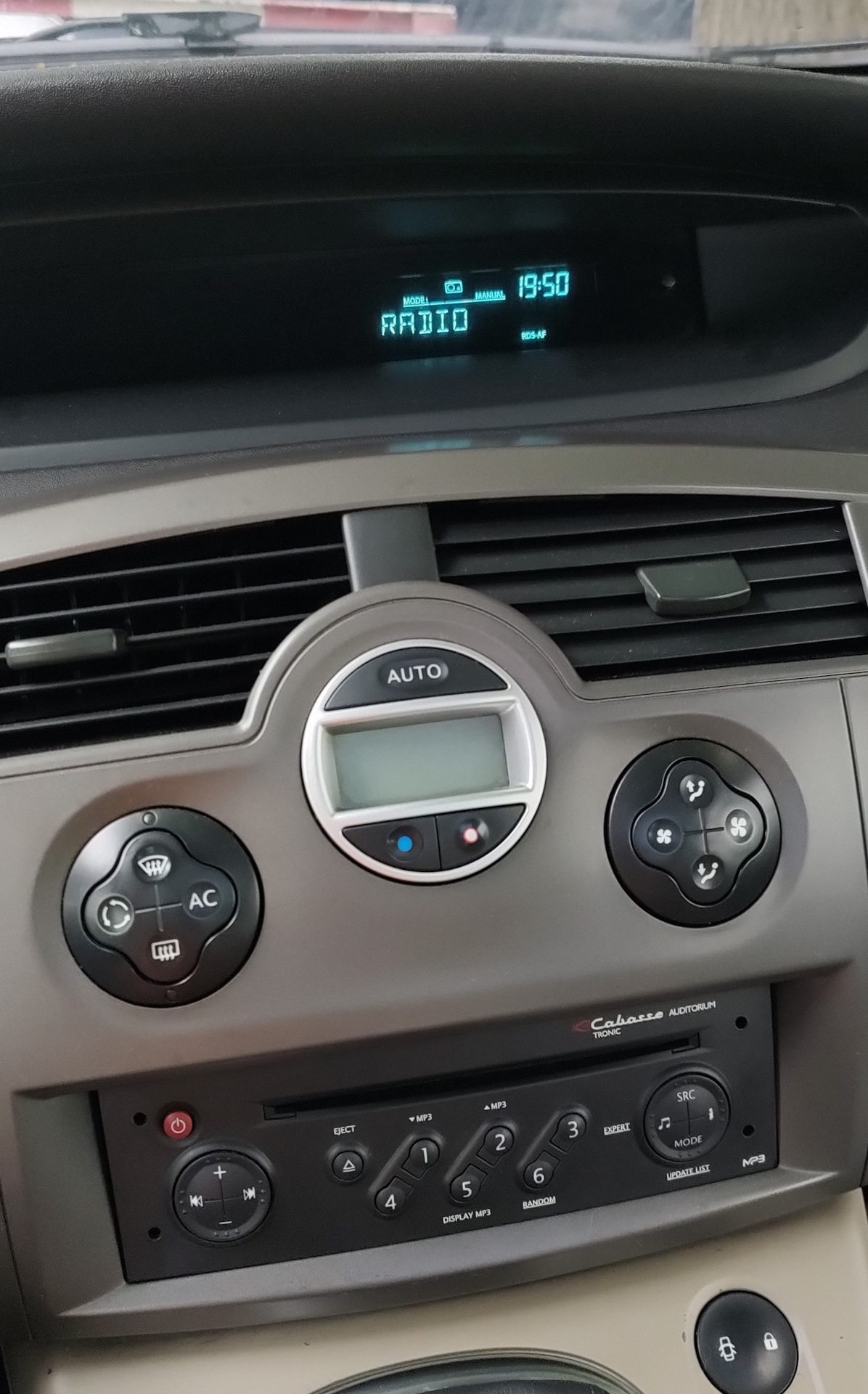 Заміна магнітоли Update List на Cabasse Auditorium Tronic (Update List ...