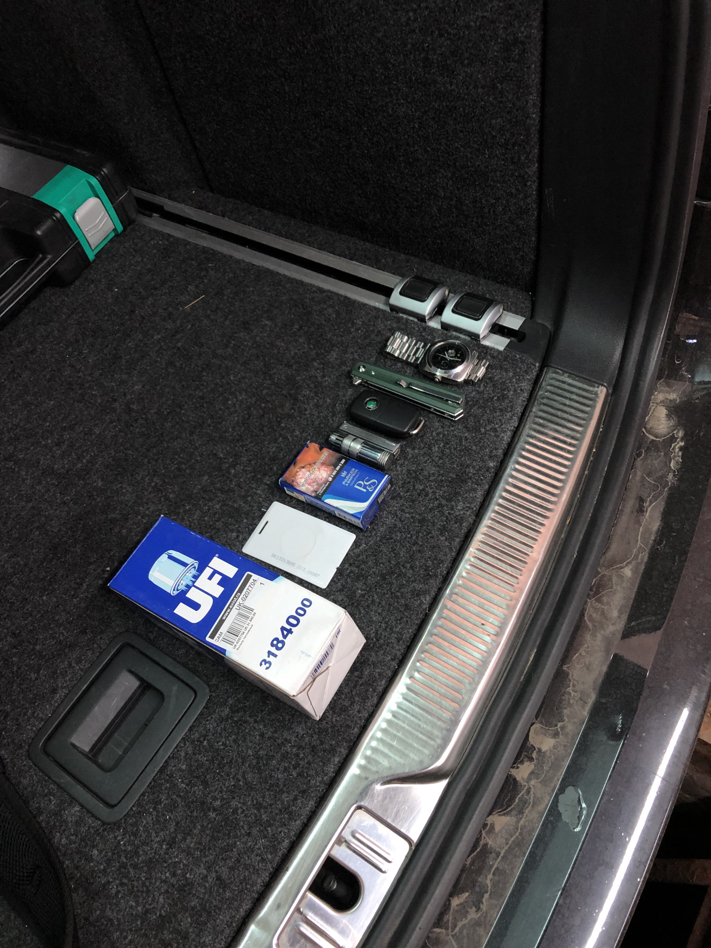 Замена топливного фильтра — Skoda Superb Combi (Mk2), 2 л, 2011 года ...