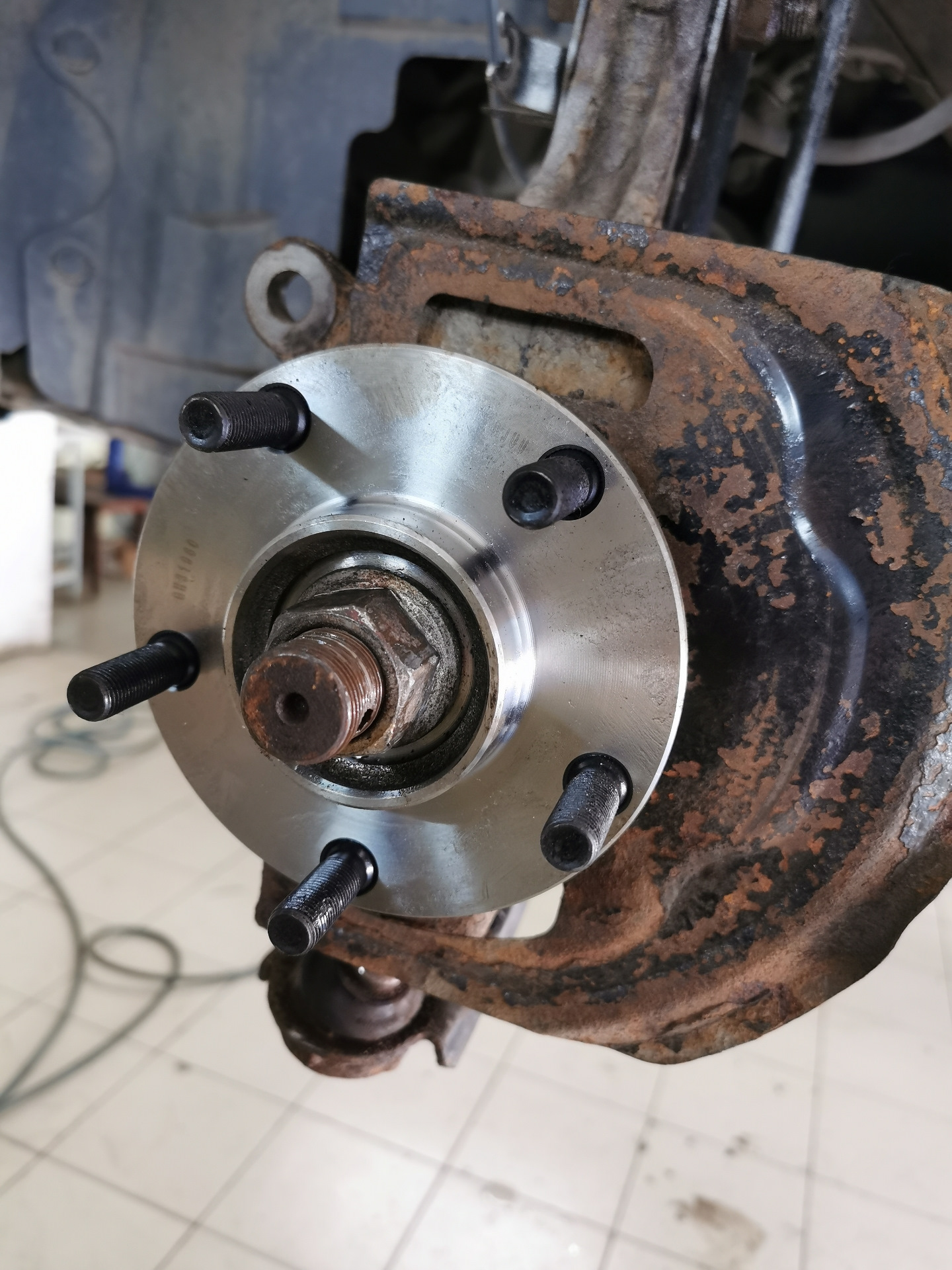 Замена ступицы в поездке в Сочи — Nissan Qashqai (1G), 2 л, 2008 года ...