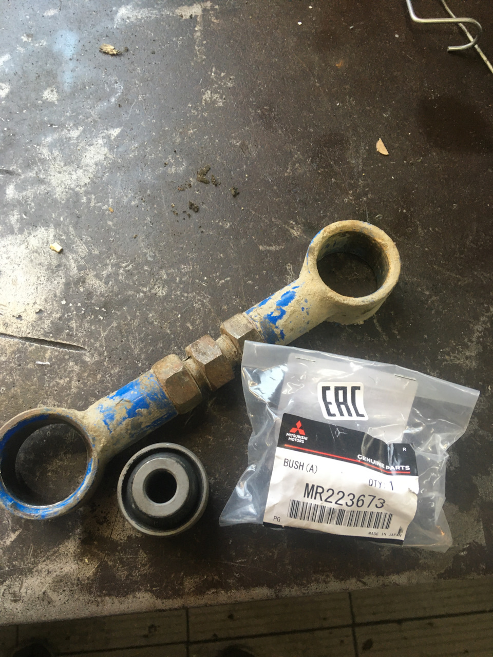 Сайлентблоки — Mitsubishi Outlander XL, 2,4 л, 2010 года | своими ...