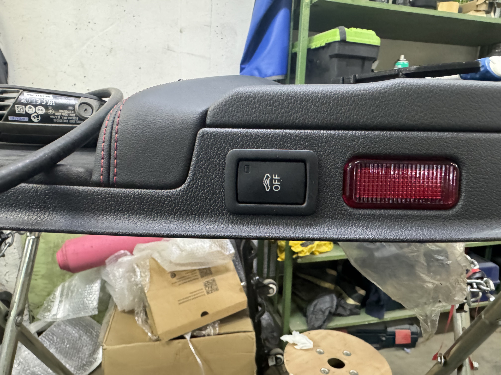 Установка штатной сигнализации PR-7AL — Audi A4 Avant (B9), 3 л, 2019 ...