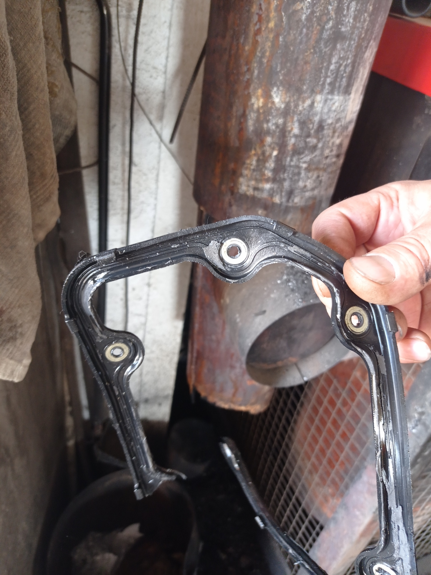 Замена крышки и прокладки мкпп — Volkswagen Golf Mk5, 1,6 л, 2008 года ...