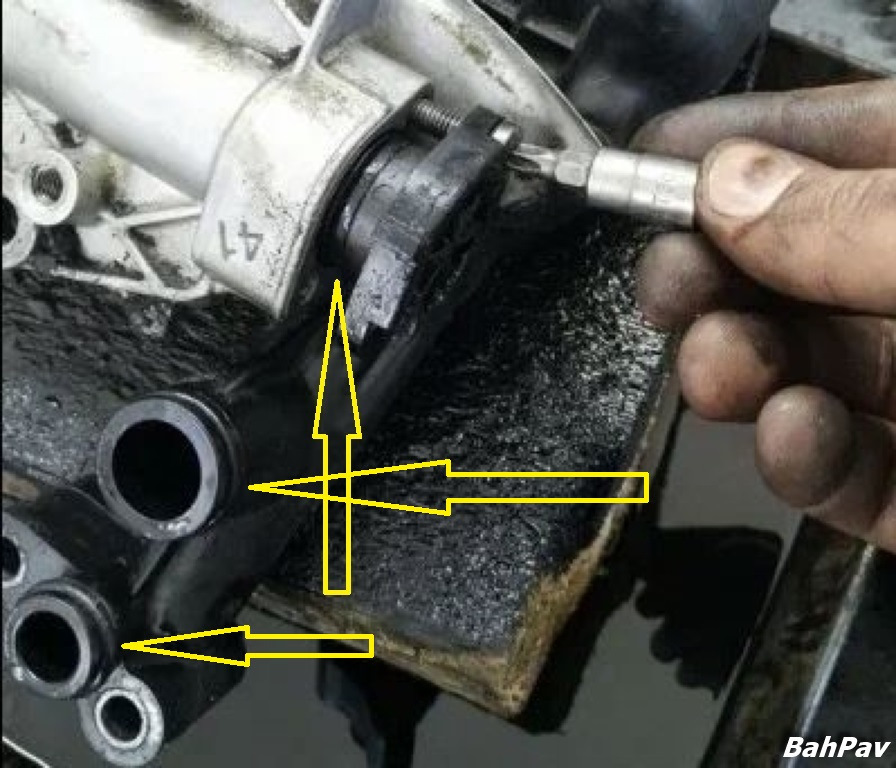 Замена уплотнений корпуса масляного стакана на Mercedes-Benz C-class T ...