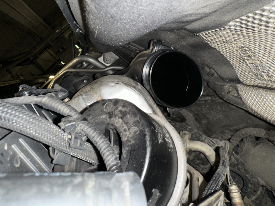 Замена патрубка и фонаря — Volvo V90 Cross Country, 2 л, 2019 года ...