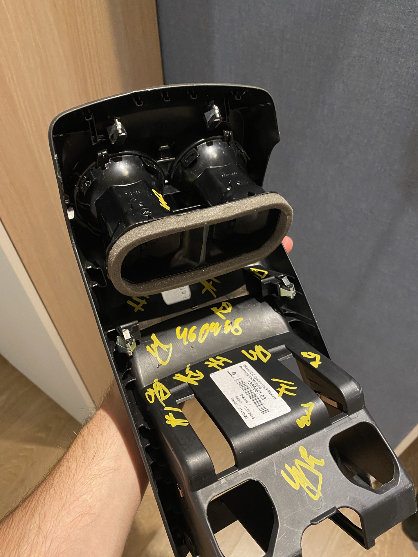 #14. Установка дефлекторов обдува для задних пассажиров. — Mercedes ...