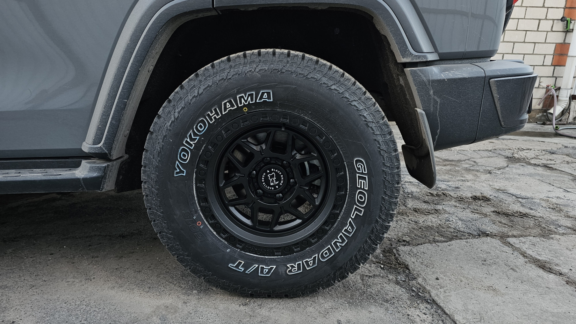 Переобулся на Лето Yokohama A/T G015 LT285/70 R17 117T — Tank 300, 2 л ...
