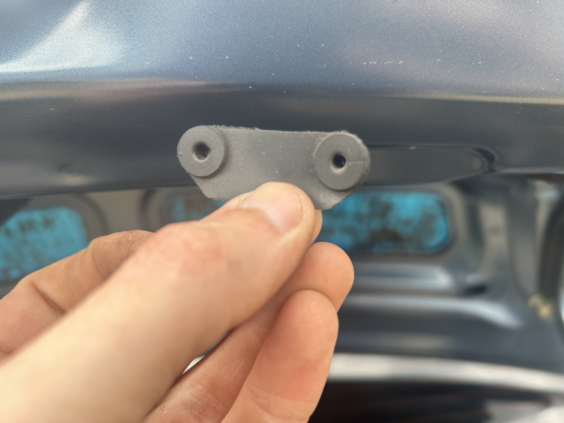 Вопрос про заглушки в багажнике — Renault Logan (1G), 1,6 л, 2011 года ...