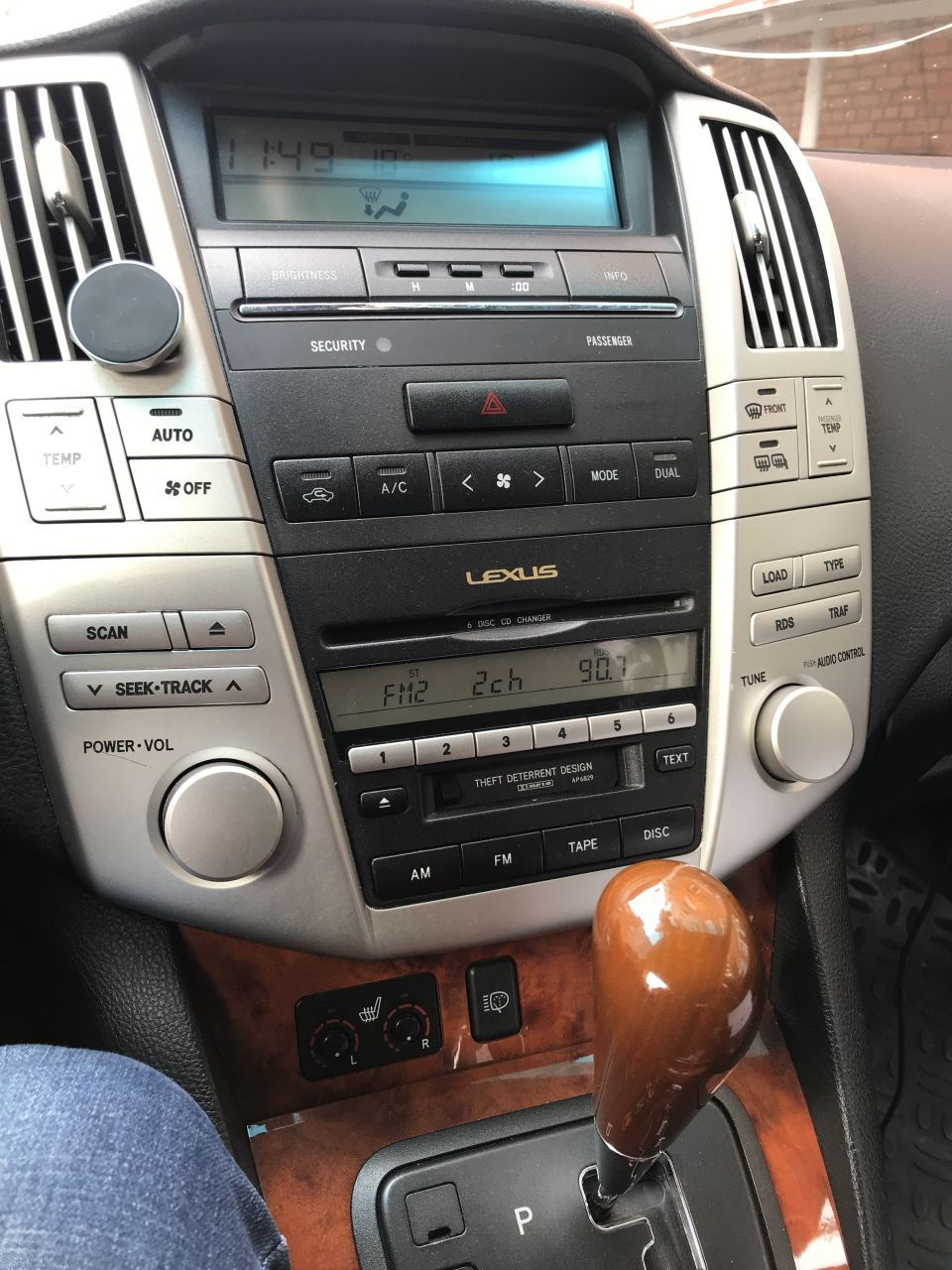 Надпись LADA в стиле PORSHE — Lada Приора хэтчбек, 1,6 л, 2012 года ...