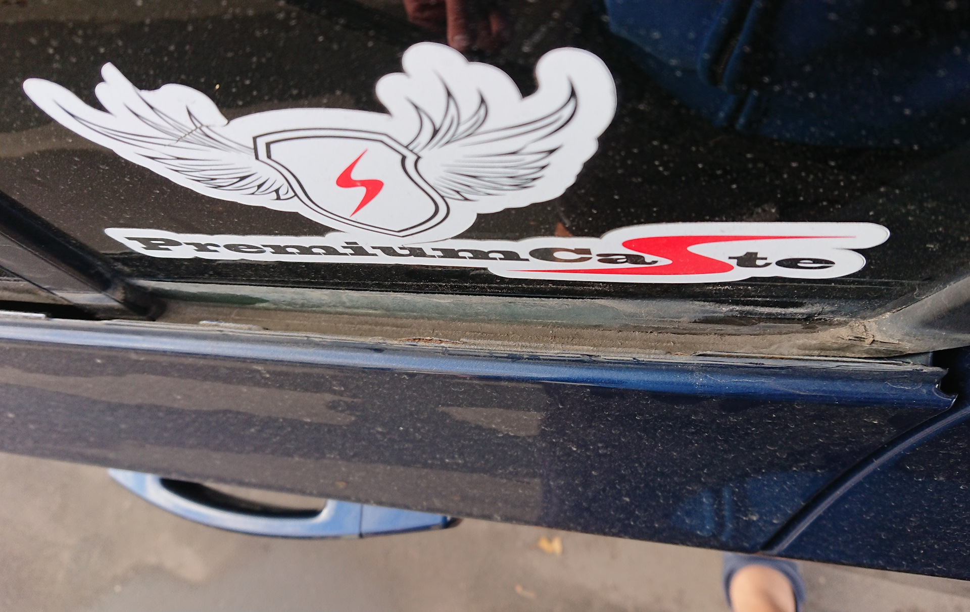 Замена уплотнителей стекол задних дверей. — Chevrolet Cruze (1G), 1,8 л ...