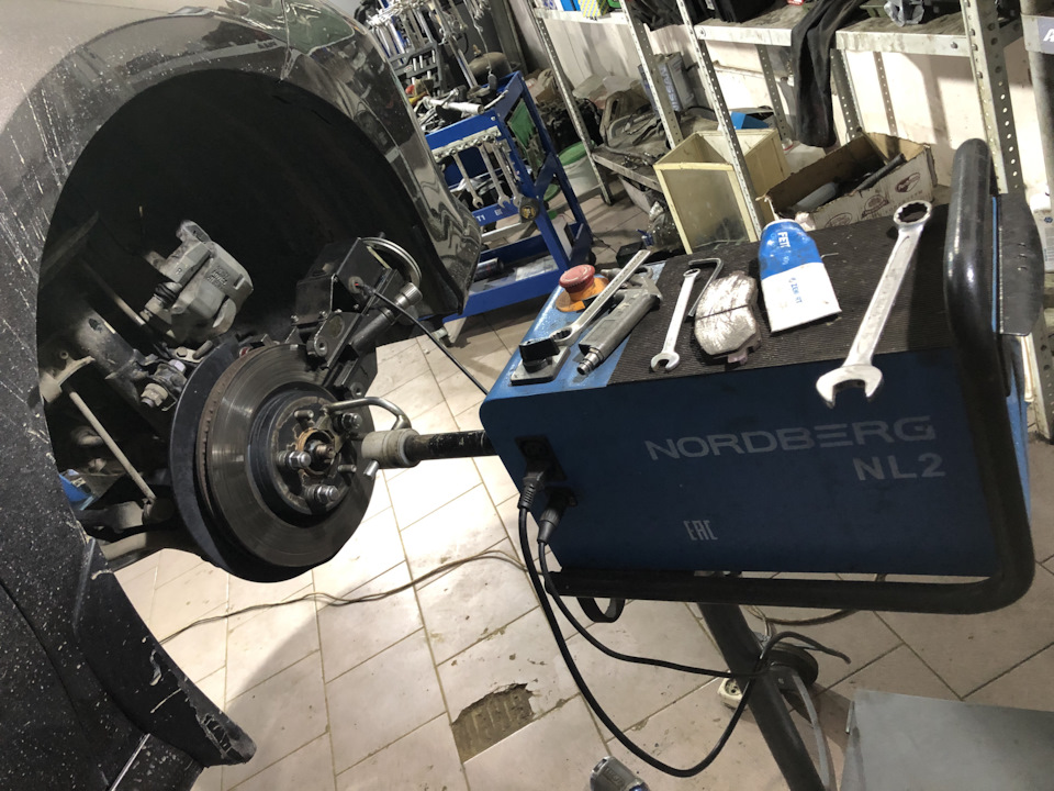 Снова замена колодок — Toyota Camry (XV70), 2,5 л, 2018 года ...