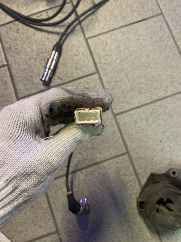 021906433A Датчик положения/частоты вращения вала двигателя 81148 VAG ...