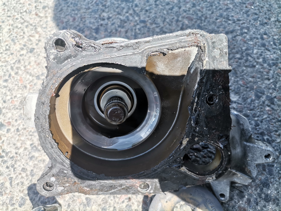 Помпа твою ****🤯🤬🤬🤬🤬 — BMW 7 series (E38), 3 л, 1999 года | поломка ...