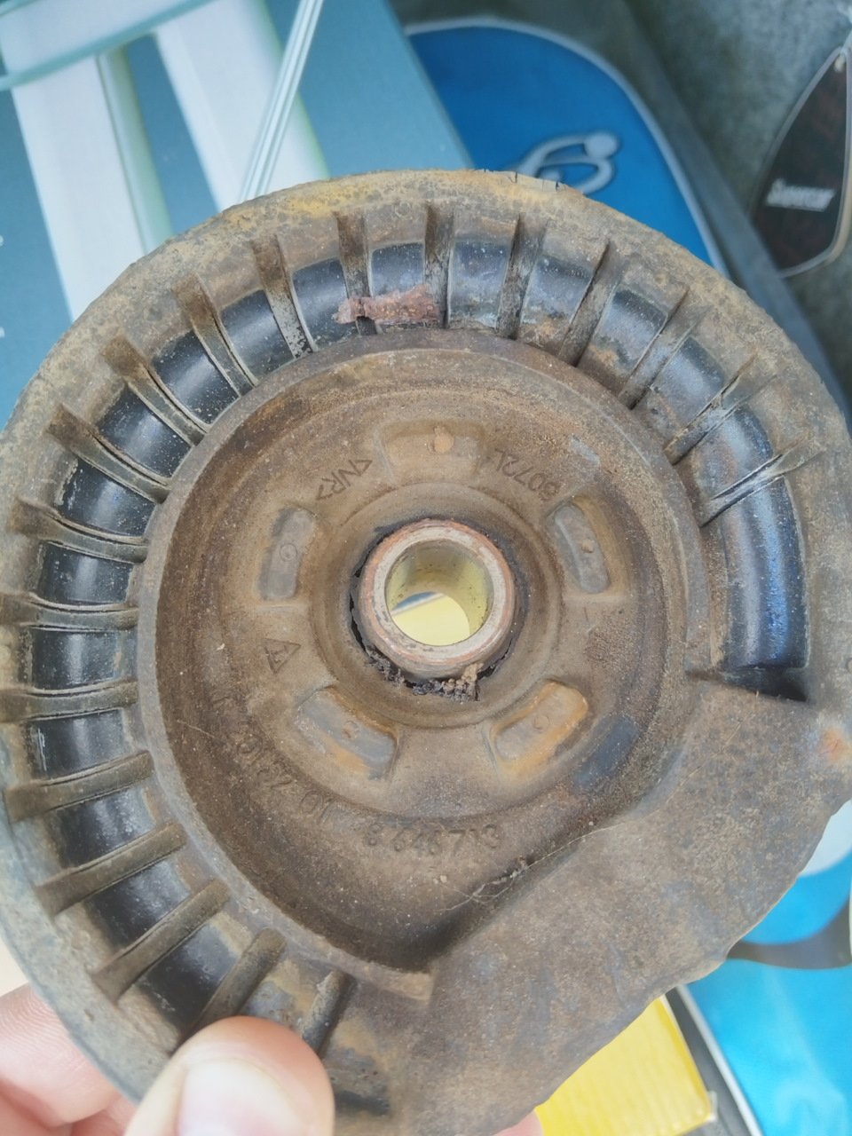 Замена опорного подшипника с опорой — Volvo S70, 2 л, 1998 года ...