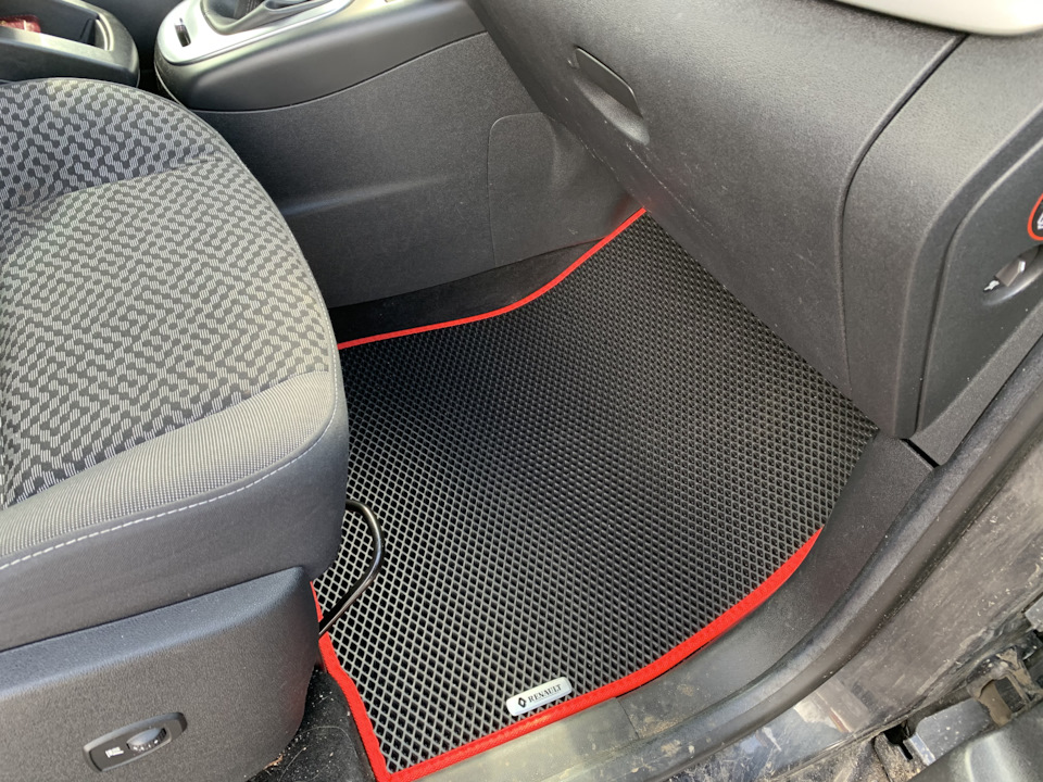 Коврики Evo — Renault Scenic III, 1,6 л, 2011 года | стайлинг | DRIVE2