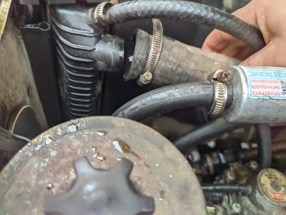 Порвало патрубок. — УАЗ Patriot, 2,7 л, 2019 года | поломка | DRIVE2