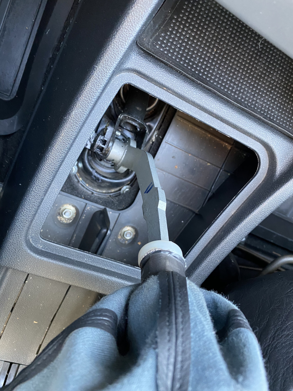 Ручка кпп от SE — Lada Приора седан, 1,6 л, 2008 года | аксессуары | DRIVE2
