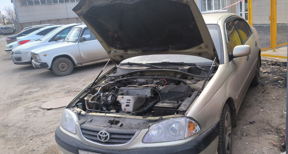Тойота авенсис т220, установка газовых упоров капота — Toyota Avensis I ...