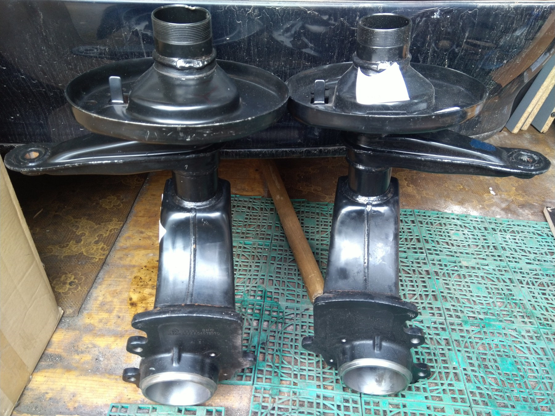 Поворотные кулаки — Audi A6 (C4), 2,8 л, 1995 года | запчасти | DRIVE2