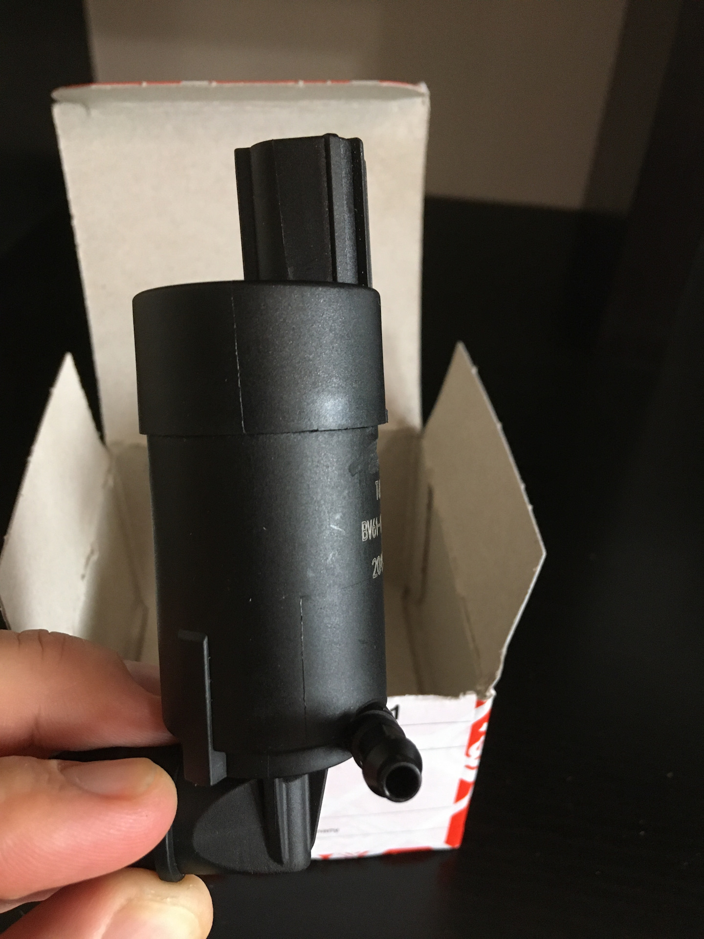 Насос омывателя стекла Febi 45038 — Ford Focus Sedan III, 1,6 л, 2013 ...