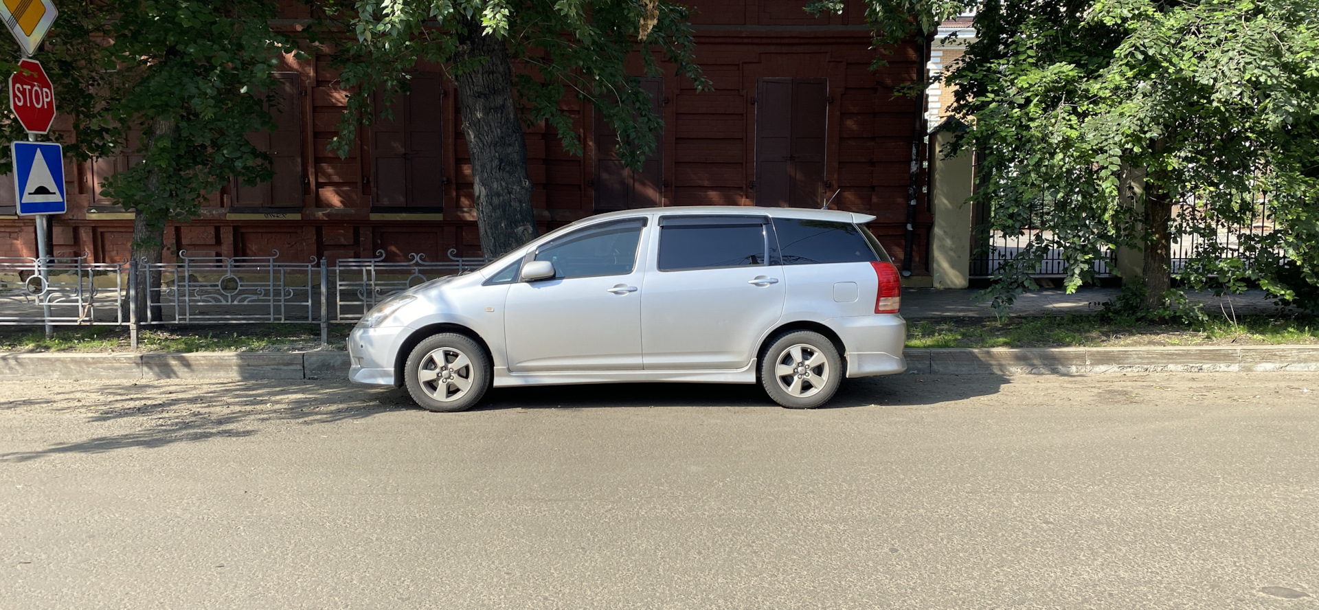 Вопрос с тонировкой решён — Toyota Wish (AE10), 1,8 л, 2009 года ...