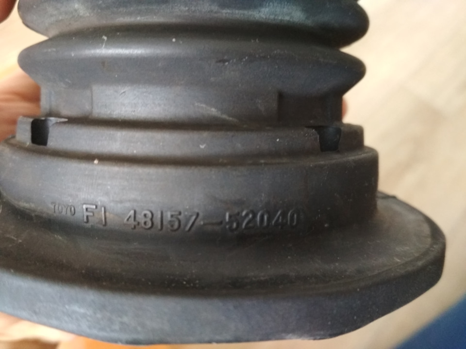 Пыльник амортизатора — Toyota E160, 1,5 л, 2016 года | поломка | DRIVE2